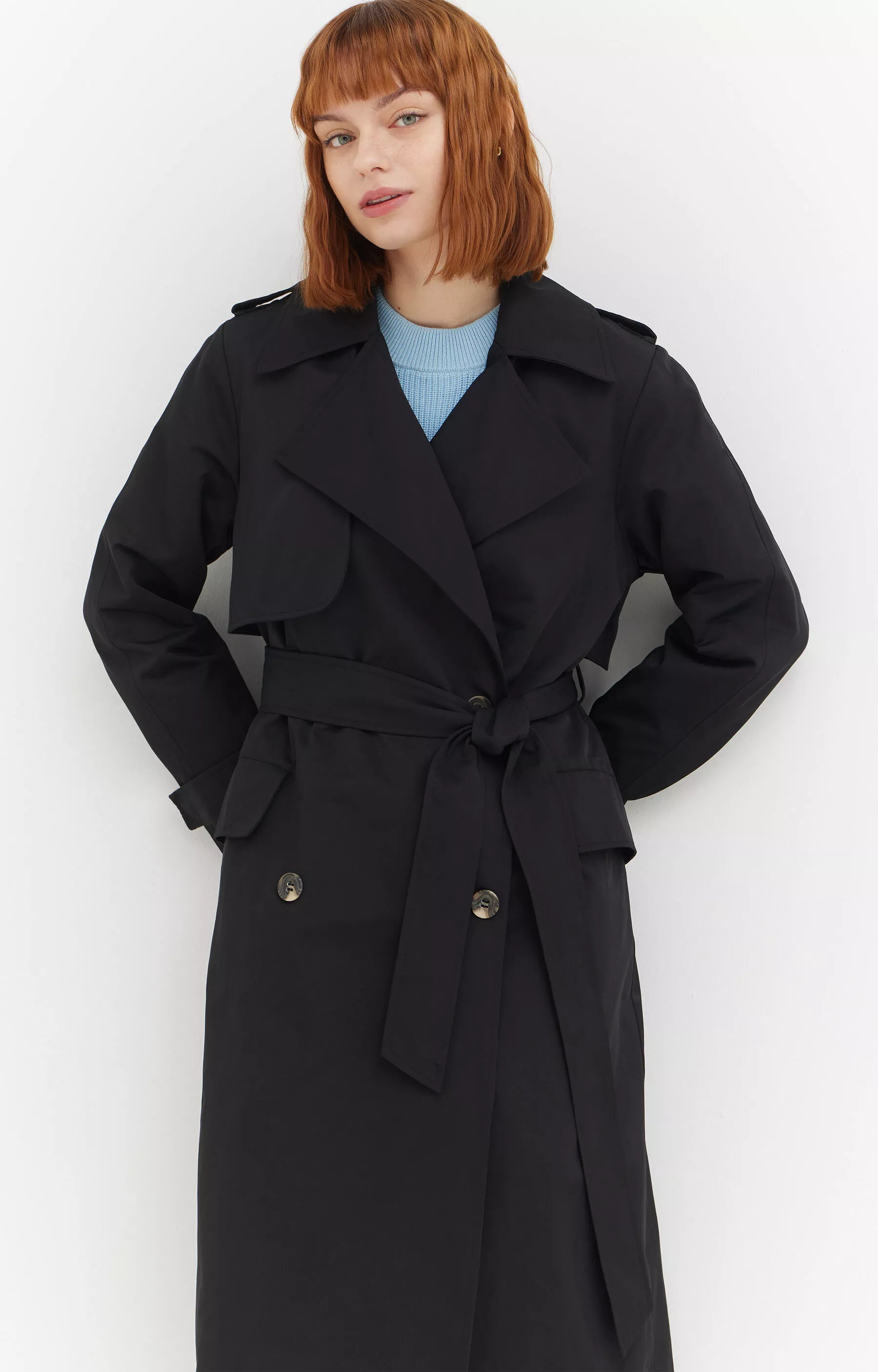 Czarny płaszcz | Wólczanka