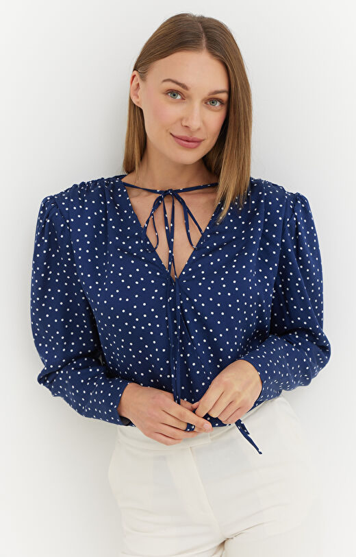 Bluzki damskie. Eleganckie i zwiewne | Wólczanka